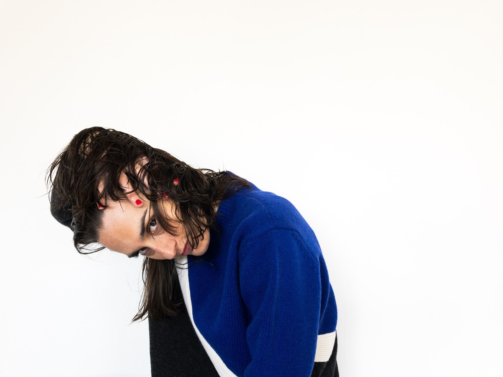 YELLE goes “Romeo” in new video – Aipate
