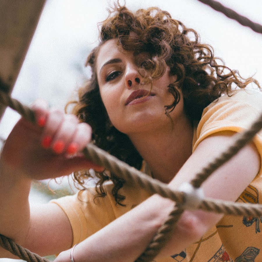 Watch Sara Diamond in “Baby” video – Aipate