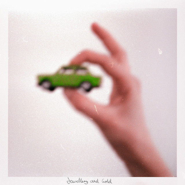 James Chatburn shares new single, “Jewellery And Gold” – Aipate