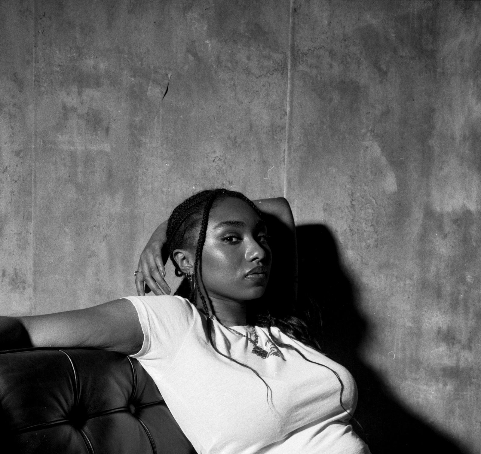 Raelle relieves herself of “Pressure” in new music video – Aipate